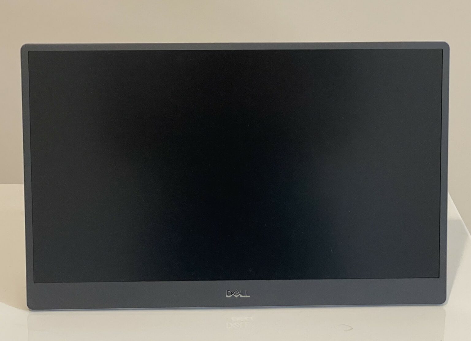 Dell C1422H Review – Dell’s First Portable IPS Monitor for Professionals