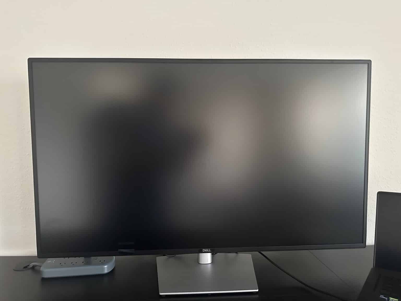 Dell UltraSharp U4323QE Review – 43-Inch 4K Monitor with USB-C Hub for ...