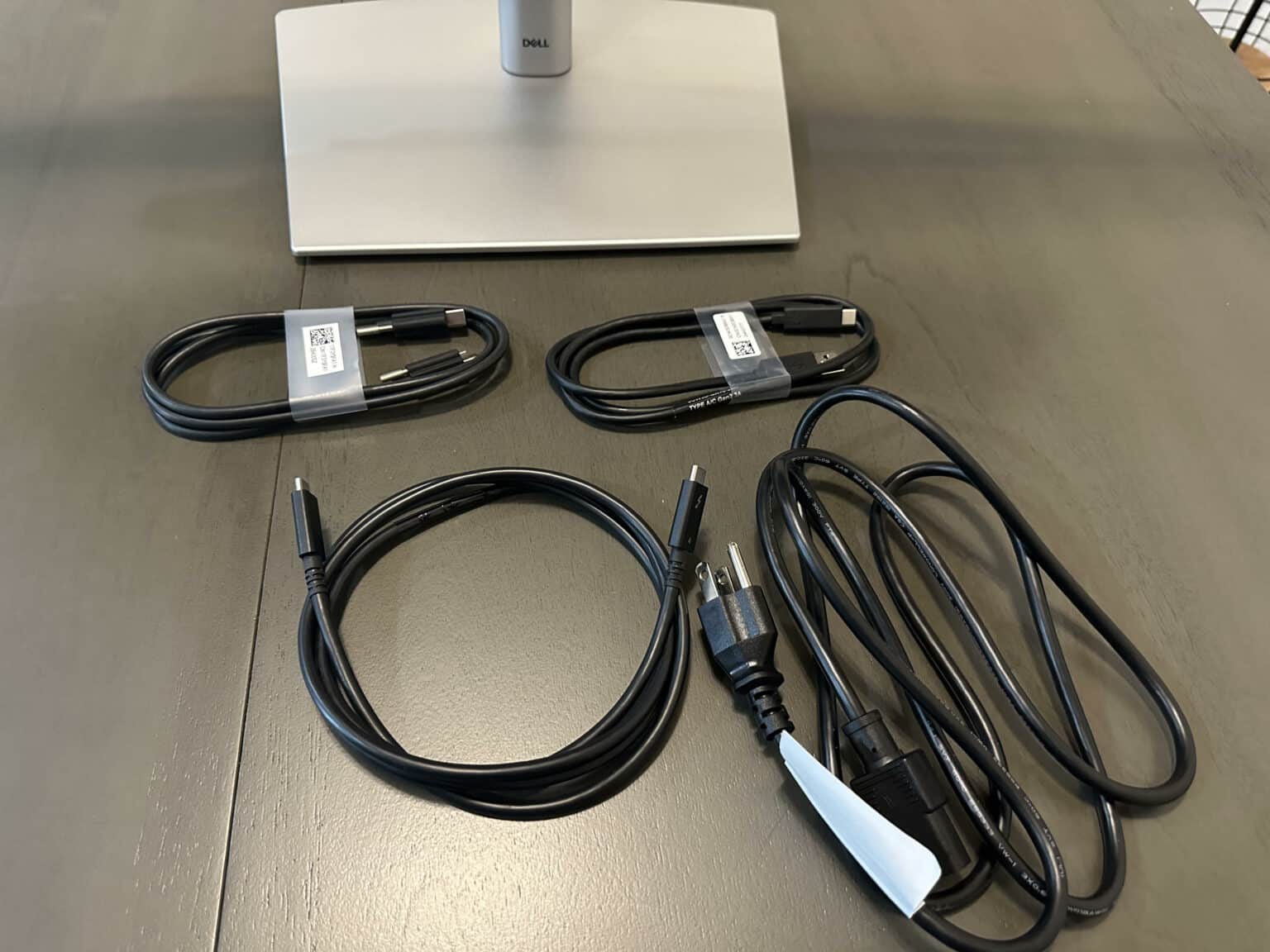 Dell UltraSharp U3224KB Review – World’s First 6K IPS Black Monitor for ...