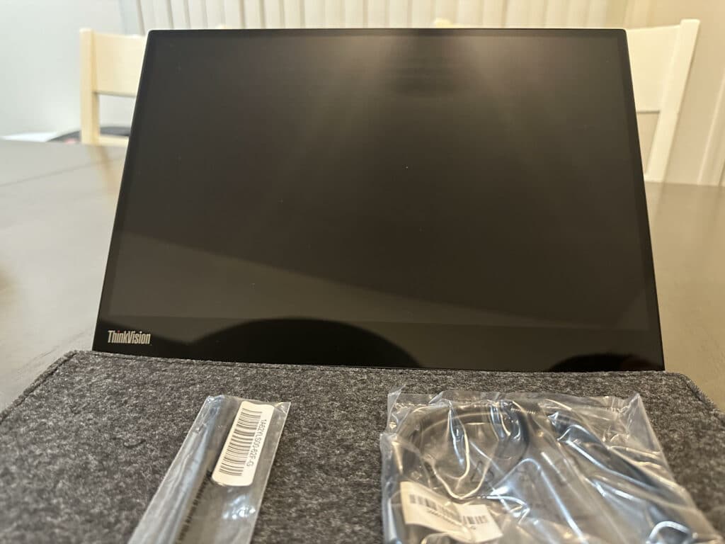 Lenovo ThinkVision M14t Gen 2 Review – Premium Portable Touchscreen ...